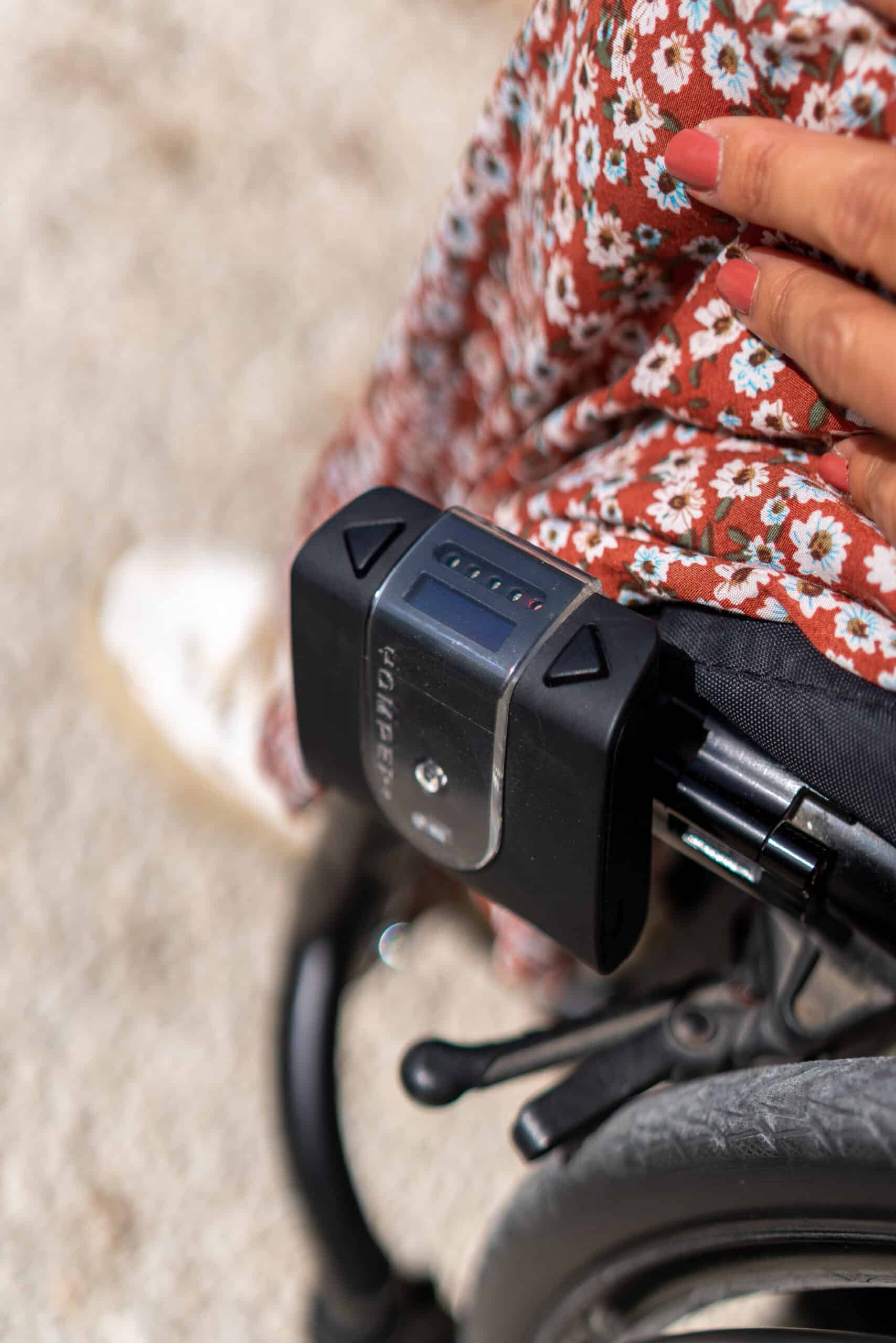 Yomper power pack for manual wheelchair with fixed or foldable frames