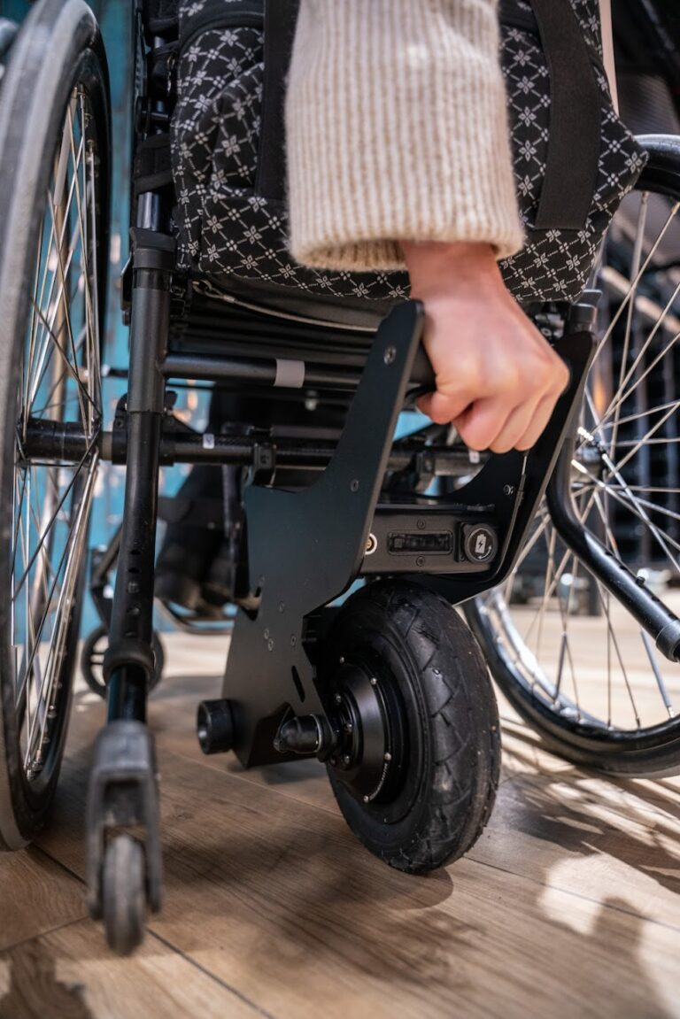 Yomper power pack for manual wheelchair with fixed or foldable frames